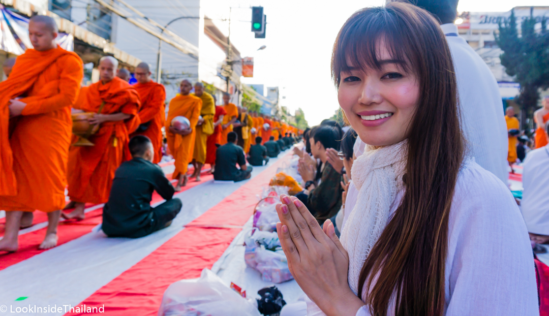 Tak Bat - Absolutely everything you need to know - Alms giving ceremony ...