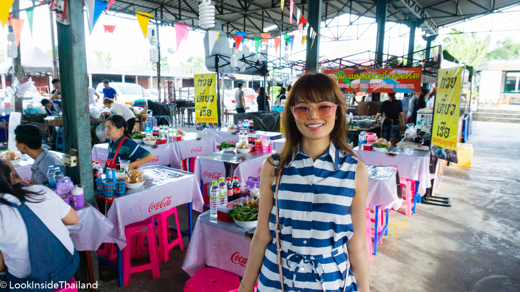 BEST Bangkok Night Market: "Talad Rod Fai" Train Market - Look Inside ...